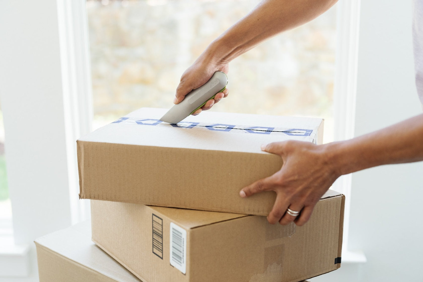 Cutter gatillo autorretráctil con mango metálico—Cuchilla Finger ...